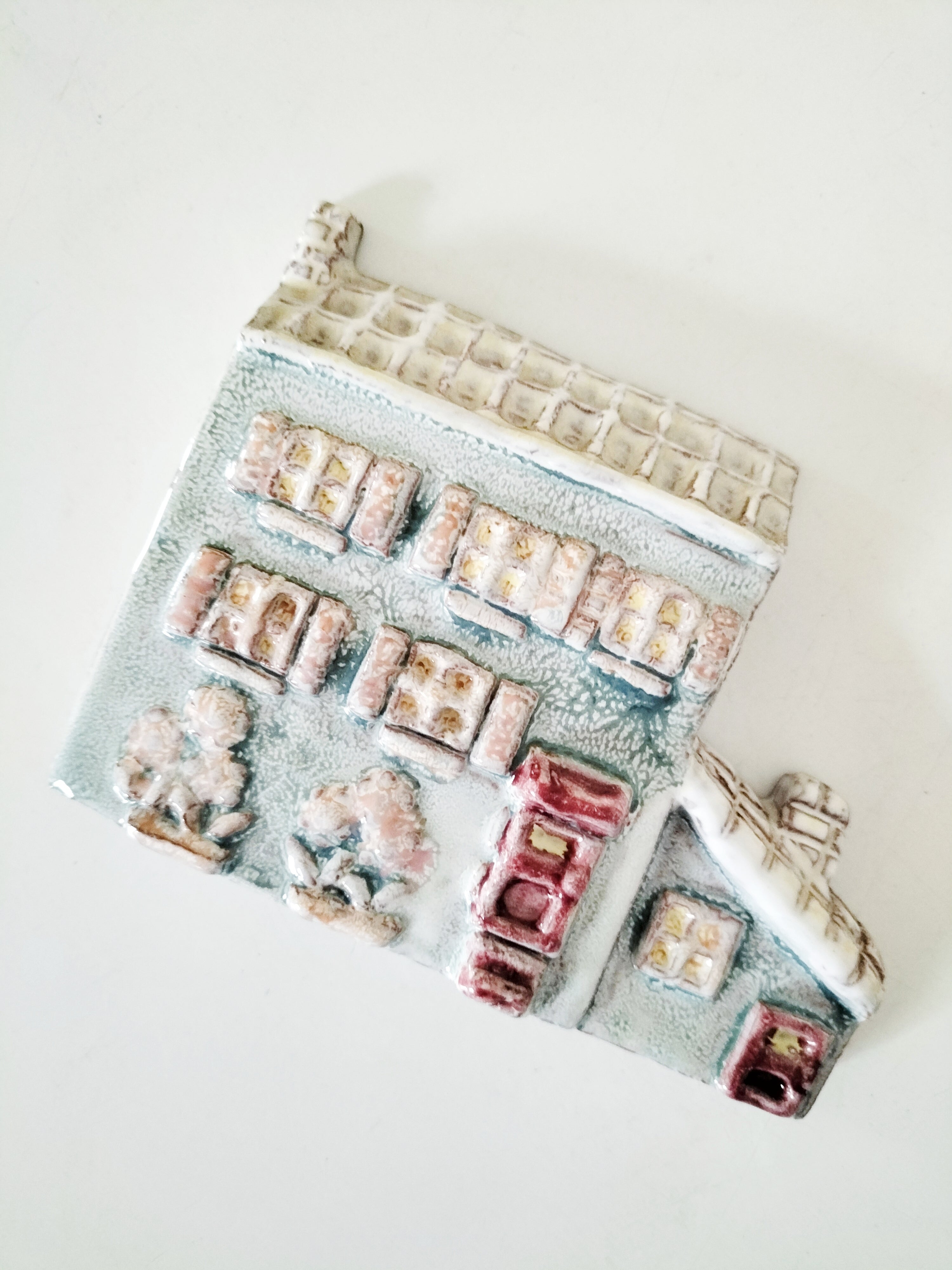 Petite maison murale en céramique | cetaitmieuxavant